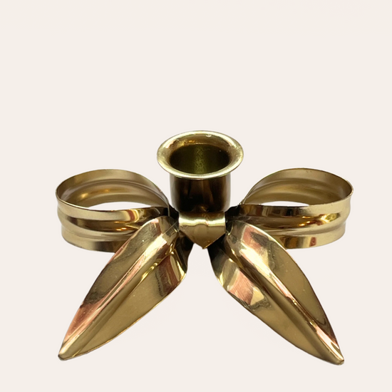 A Pair of Bow Candleholders | Brass – Tooka